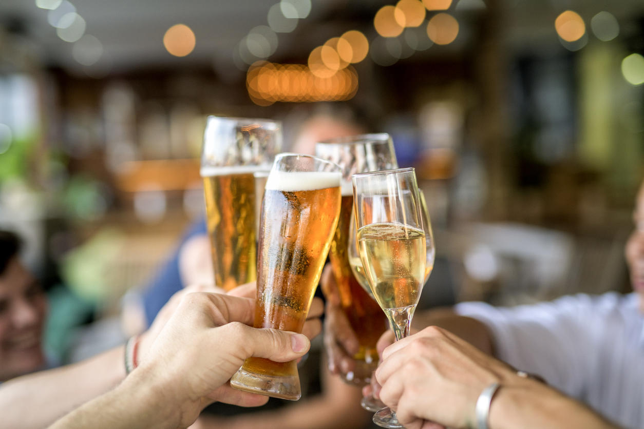 10 destinos com a cerveja mais barata do mundo - Men's Health